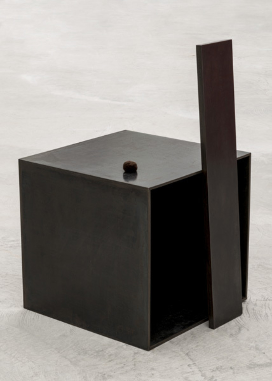 The Mystic, DARREN ALMOND, KATHARINA FRITSCH, MARTIN HONERT, GARY HUME ...